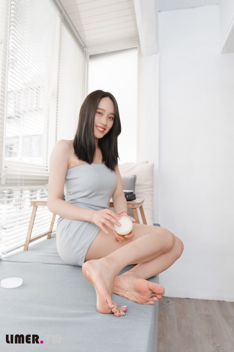 Limerence原创 NO.034 极品女神Sammy 嫩足玩弄穆勒鞋[145P+1V／2.78GB]