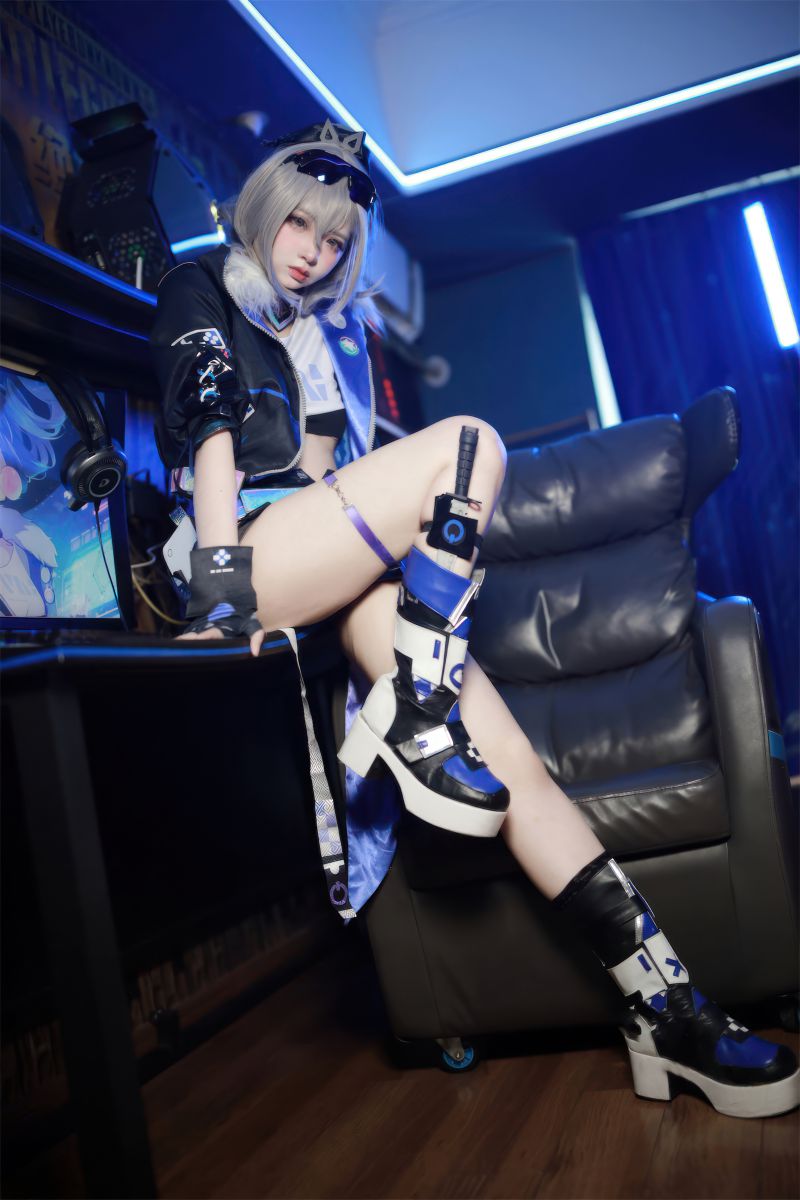 疯猫ss – NO.189 银狼[37P-311MB]